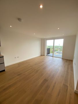 1 bed flat to rent in Filmworks Walk, London W5, £2,200 pcm - Zoopla