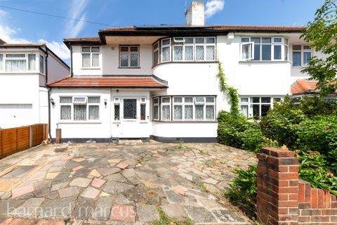Hazon Way, Epsom KT19, 5 bed semi-detached house for sale, £900,000 ...