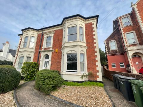 York Road, Exeter EX4, 2 bed flat to rent, £1,450 pcm - Zoopla