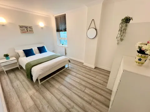Lanark Square, London E14, Room to rent, £900 pcm - Zoopla
