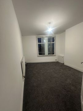 2 bed flat to rent in Belgrave Road, Leicester LE4, £875 pcm - Zoopla