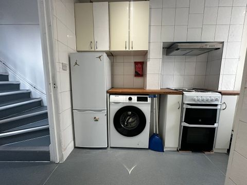 Surrey Street, Croydon CR0, 1 bed flat to rent, £1,400 pcm - Zoopla