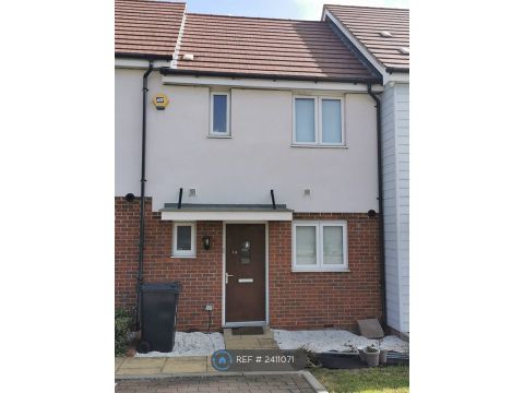 2 bed terraced house to rent in Lockwood Place, Dartford DA1, £1,700 pcm - Zoopla