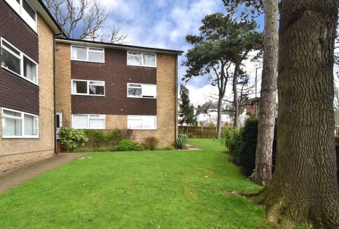 2 bed flat to rent in Farnaby Road, Bromley BR1, £1,650 pcm - Zoopla