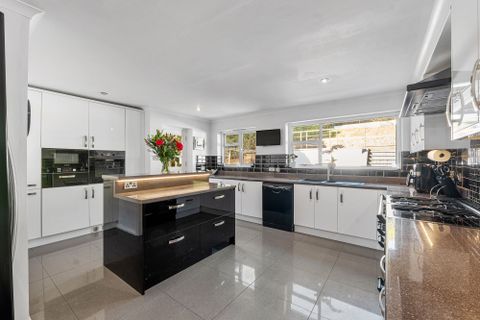 5 bed detached house for sale in Mitchley Avenue, South Croydon CR2, £ ...