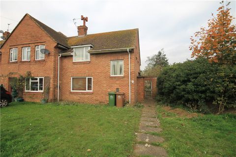 2 bed end terrace house for sale in Elizabeth Avenue, Staines-Upon ...