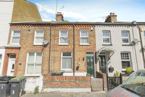 Raphael Road, Gravesend, Kent DA12, 2 bed terraced house for sale, £250,000 - Zoopla