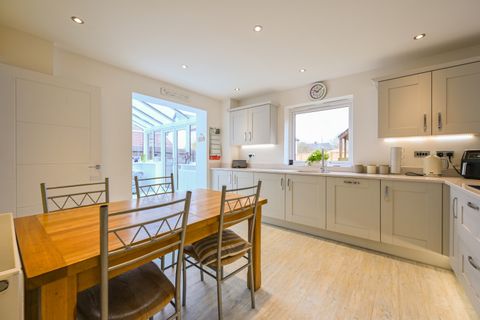 4 bed detached house for sale in Minerva Heights, Blunsdon SN26, £ ...