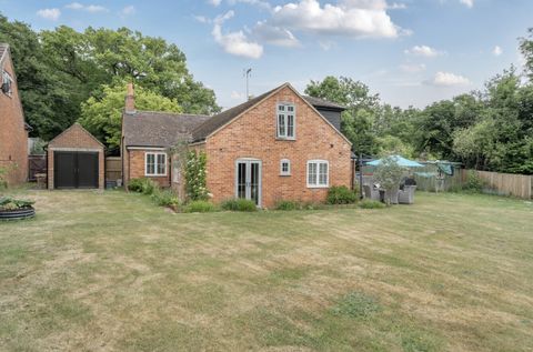 4 bed detached house for sale in Potbridge, Odiham, Hook, Hampshire ...