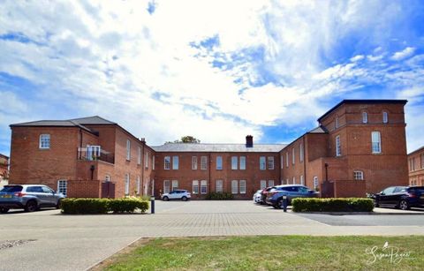 2 bed flat for sale in Whitecroft Park, Newport PO30, £267,000 - Zoopla