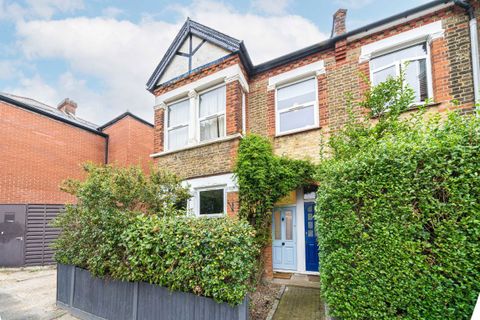 3 bed maisonette for sale in St. Johns Road, Isleworth TW7, £470,000 ...