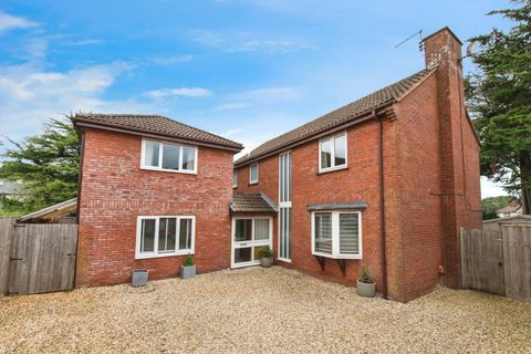 Kennford, Exeter, Devon EX6, 6 bed detached house for sale, £600,000 ...