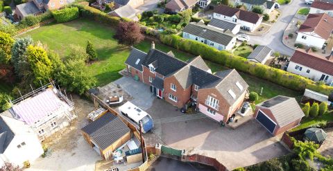 The Banks, Lyneham SN15, 4 bed detached house for sale, £800,000 - Zoopla