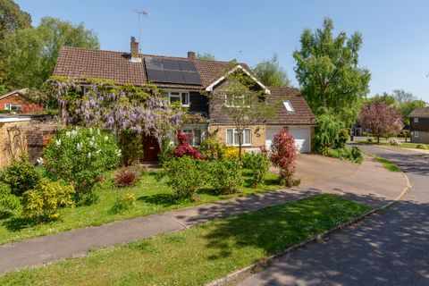 Newlands Park, Copthorne, Crawley, West Sussex RH10, 5 bed detached ...