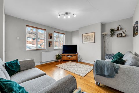 Worple Avenue, Staines-Upon-Thames TW18, 3 bed semi-detached house for ...