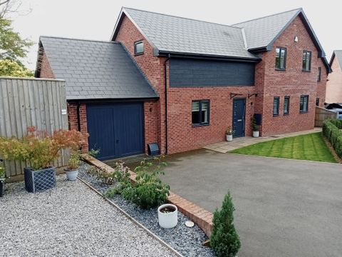 4 bed detached house for sale in Pontrilas, Herefordshire HR2, £550,000 ...