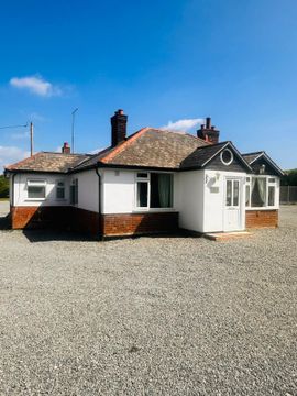 Room to rent in Highfield Lodge, Stansted CM24, £750 pcm - Zoopla