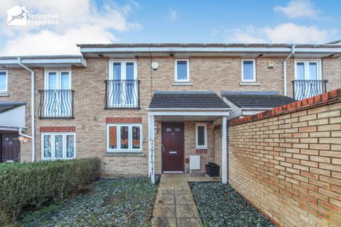 3 bed semi-detached house for sale in Poppy Close, Luton, Bedfordshire ...