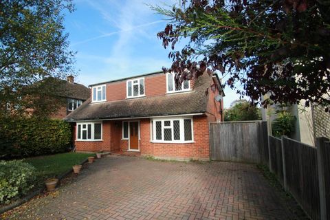 4 bed detached house to rent in Mayford, Woking, Surrey GU22, £2,400 ...