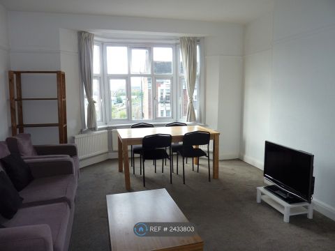 3 bed shared accommodation to rent in Frognal Court, London NW3, £2,578 ...