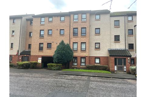 2 bed flat for sale in Restalrig Drive, Edinburgh EH7, £165,000 - Zoopla