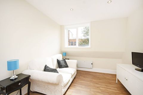 1 bed flat to rent in Dalston Lane, Hackney, London E8, £1,650 pcm - Zoopla