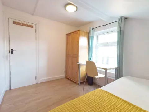 6 bed shared accommodation to rent in Wulfstan Street, London W12, £670 ...