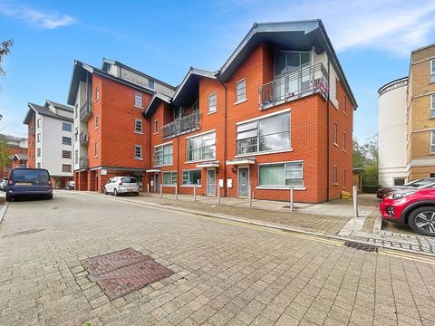 Rotary Way, Colchester CO3, 2 bed maisonette for sale, £189,500 - Zoopla