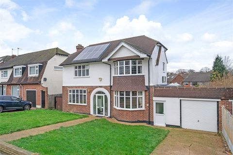 3 bed detached house for sale in Highfield Drive, Bromley BR2, £ ...