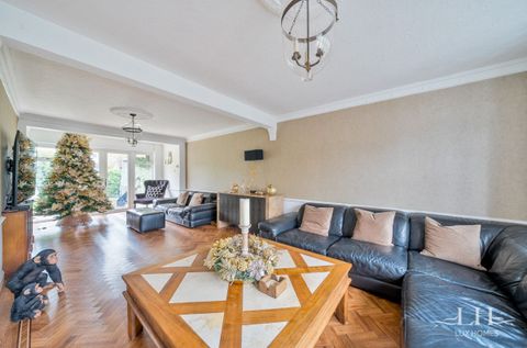 Balgores Square, Gidea Park RM2, 5 bed semi-detached house for sale, £ ...