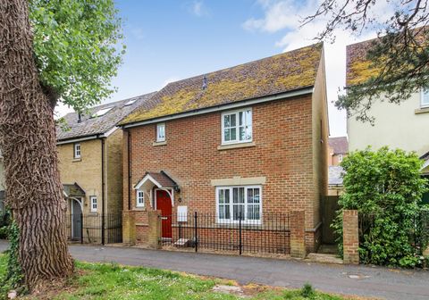 Ifield Green, Ifield, Crawley, West Sussex. RH11, 3 bed detached house ...