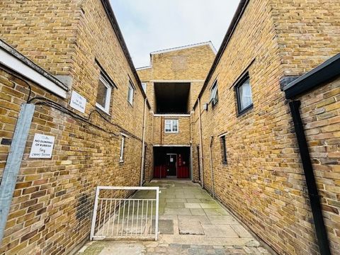 Shadwell, Tower Hamlets, London E1, 4 bed flat for sale, £550,000 - Zoopla