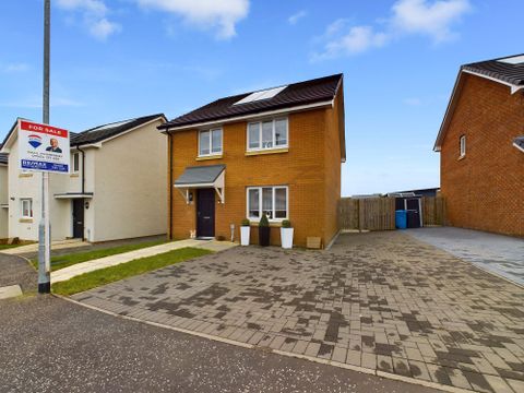 4 bed detached house for sale in Baird Drive, Shotts ML7, £239,995 - Zoopla