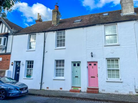 3 bed cottage to rent in Bell Road, East Molesey KT8, £2,250 pcm - Zoopla