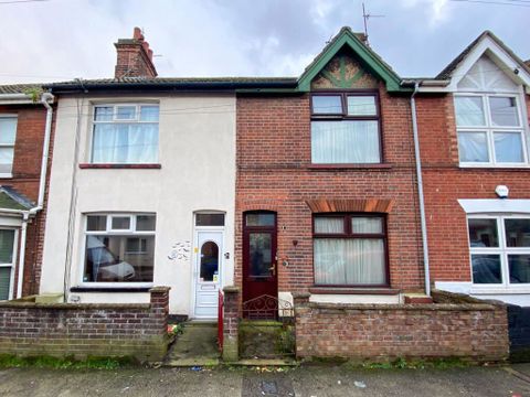 Norwich Road, Lowestoft NR32, 3 bed terraced house for sale, £85,000 ...