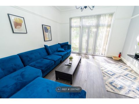 Salisbury Road, Moseley, Birmingham B13, Studio to rent, £999 pcm - Zoopla