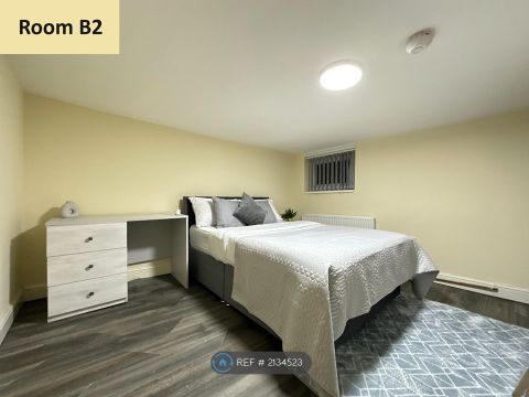 Aylcliffe Grove, Longsight, Manchester M13, Room to rent, £650 pcm - Zoopla