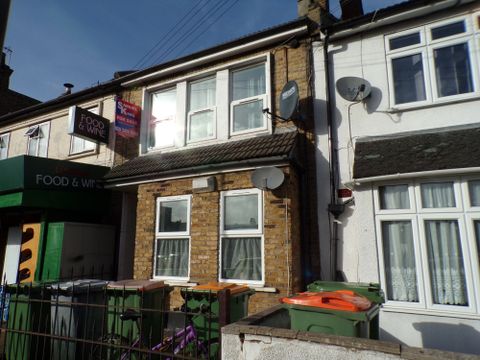 Plaistow, London E13, 1 bed flat for sale, £259,995 - Zoopla