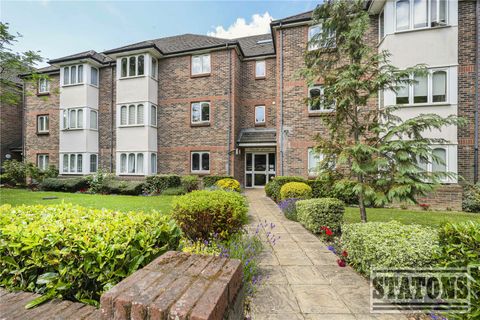 High Road, Whetstone, London N20, 2 bed flat for sale, £475,000 - Zoopla