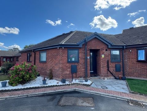 Mews Court, Featherstone WF7, 2 bed terraced bungalow for sale, £ ...