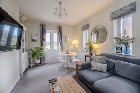 Streatham High Road, London SW16, 2 bed flat for sale, £335,000 - Zoopla