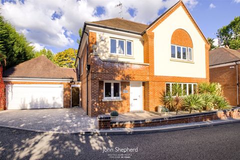 5 bed detached house for sale in Dorothys Gate, Solihull, West Midlands ...