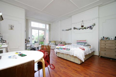 Studio to rent in Manstone Road, Kilburn, London NW2, £1,365 pcm - Zoopla