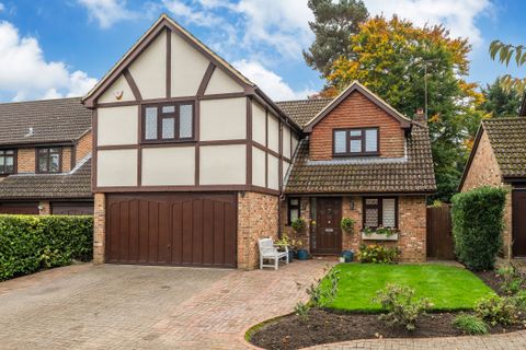 4 bed detached house for sale in Foxhanger Gardens, Woking, Surrey GU22 ...