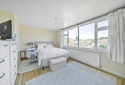 Springbank Way, Cheltenham, Gloucestershire GL51, 3 bed semi-detached ...