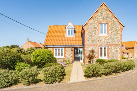 3 bed detached house for sale in Gunner Close, Mundesley NR11, £400,000 ...