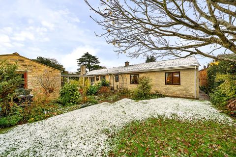 4 bed detached bungalow for sale in Stratton Audley, Oxfordshire OX27 ...