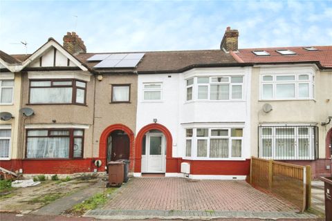 3 bed terraced house to rent in Waverley Gardens, Barking IG11, £2,300 pcm - Zoopla