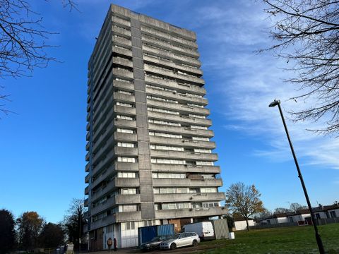2 bed flat to rent in Caradoc Close, Coventry CV2, £850 pcm - Zoopla