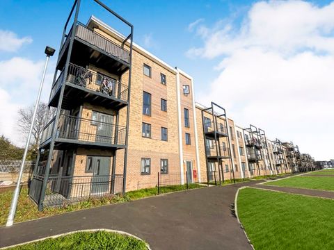 2 bed flat to rent in Arclight Way, Colchester CO1, £1,200 pcm - Zoopla